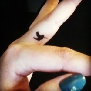 31 Cool Inner Finger Tattoos to Inspire You