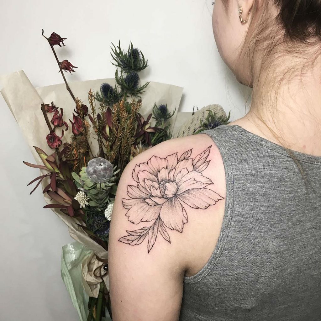 24 Feminine Tattoos by Incredible Ira Shmarinova