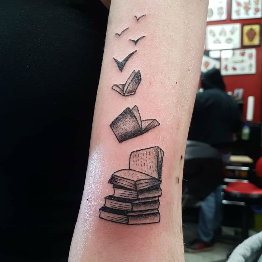 20+ Exceptional Book Tattoo Ideas