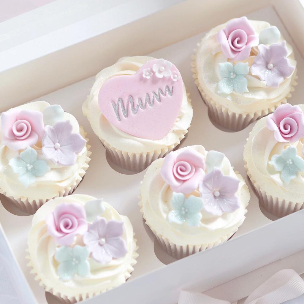 27 Adorable Mother's Day Cupcake Decoration Ideas