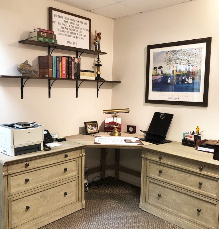 30 Compact and Functional Corner Desk Designs