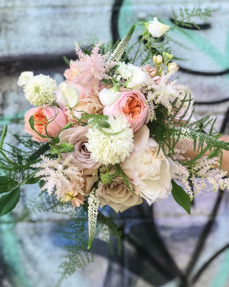 25 Gorgeous Spring Wedding Bouquets
