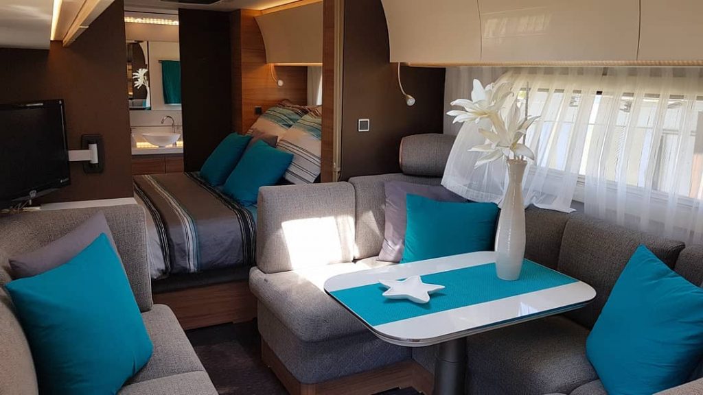 22 Chic and Functional Caravan Interior Design Ideas