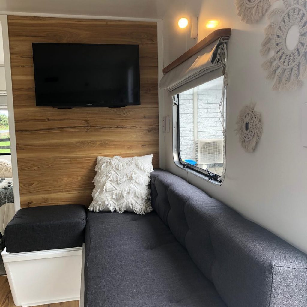 22 Chic and Functional Caravan Interior Design Ideas