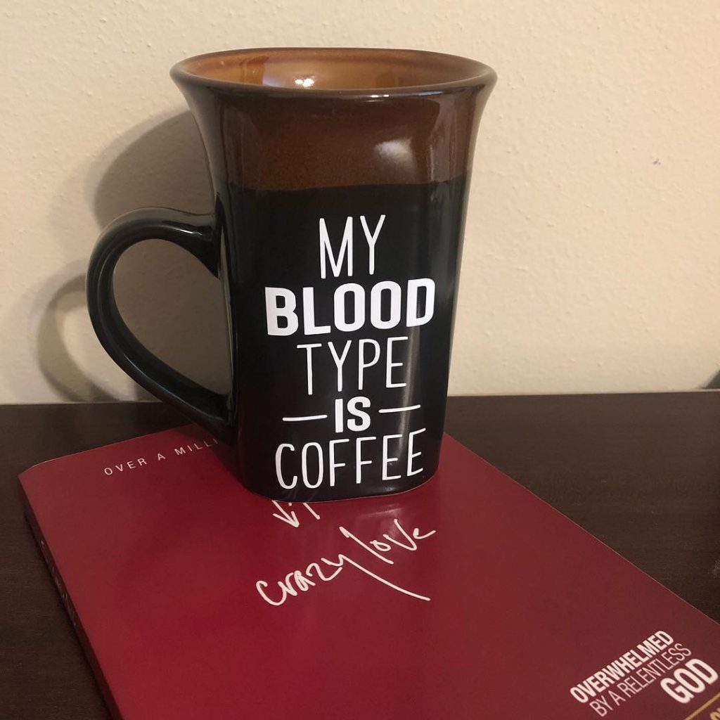 23 Creative DIY Custom Painted Mug Designs