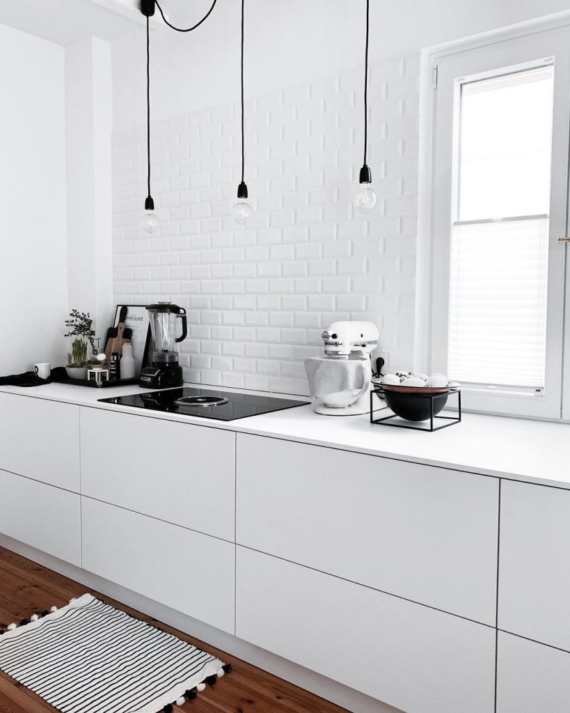 28 Pure and Clean White Kitchen Design Ideas