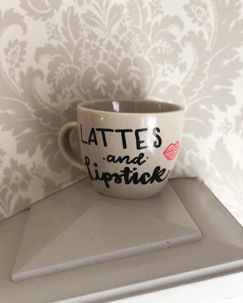 23 Creative DIY Custom Painted Mug Designs