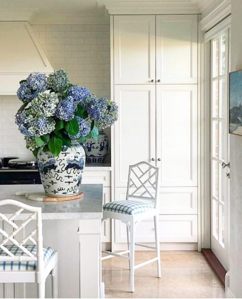 28 Pure and Clean White Kitchen Design Ideas