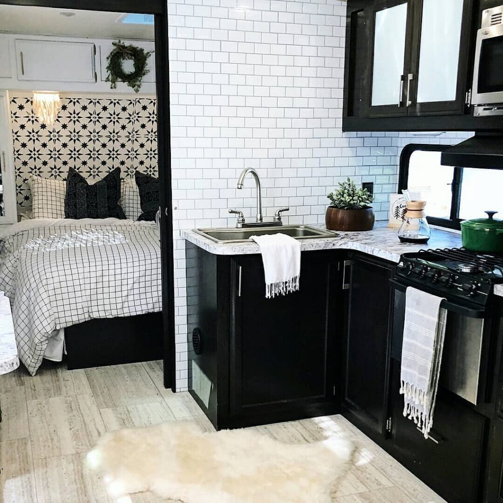 22 Chic and Functional Caravan Interior Design Ideas