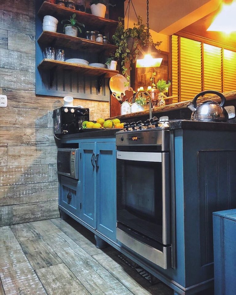 24 Royal and Warm Blue Kitchen Design Ideas