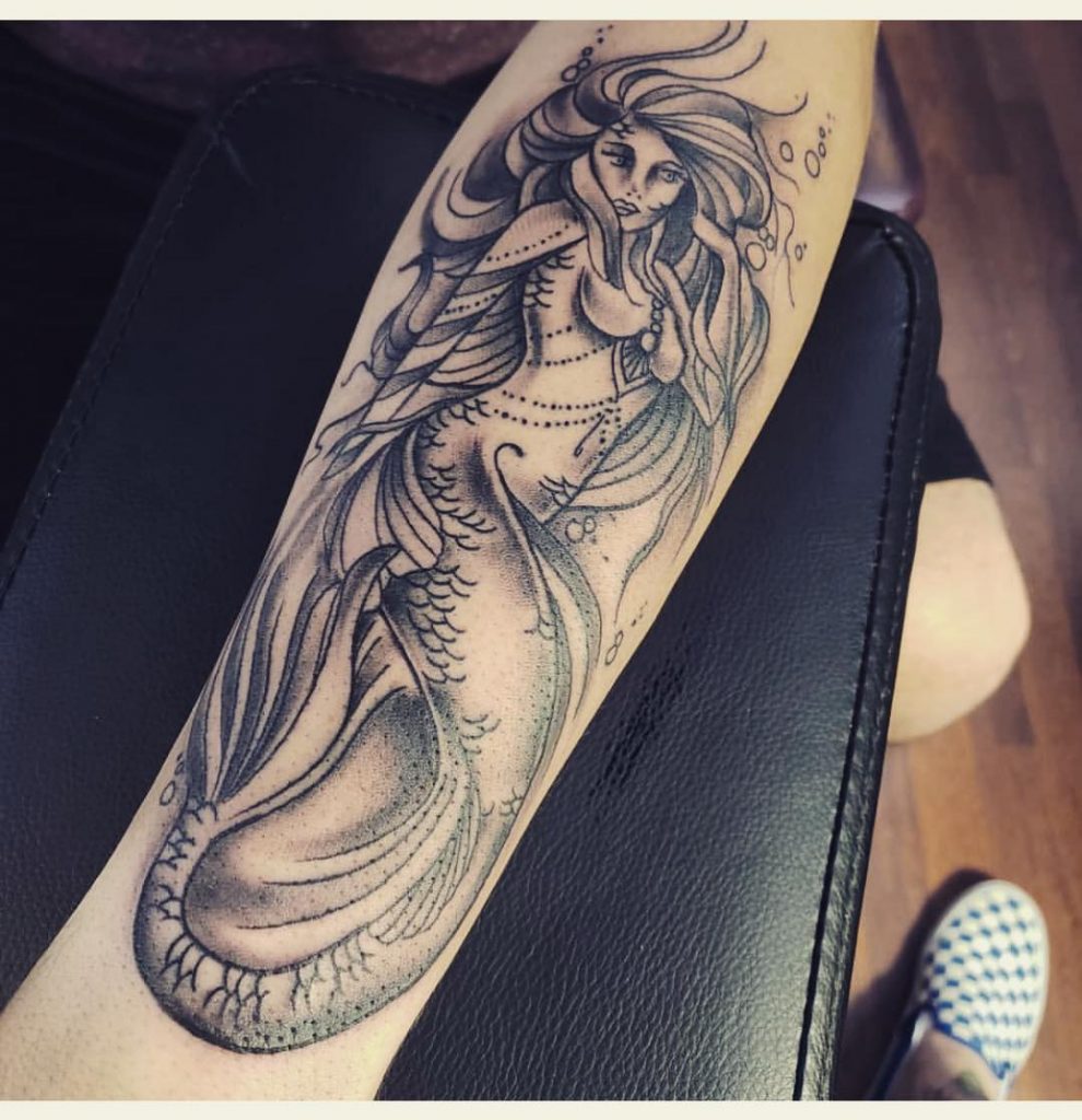 24 The Most Popular Mermaid Tattoo Designs