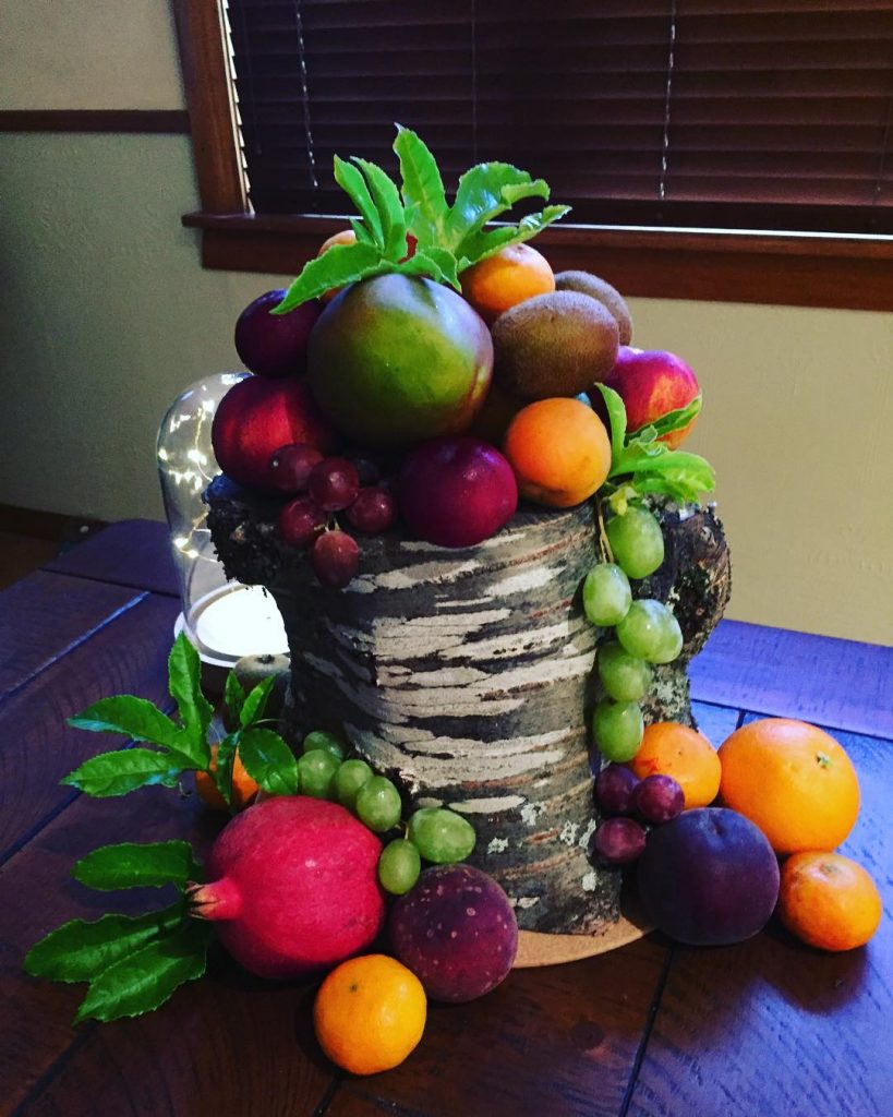 21 Fresh and Beautiful Centerpieces with Fruits