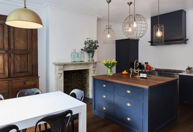 24 Royal and Warm Blue Kitchen Design Ideas