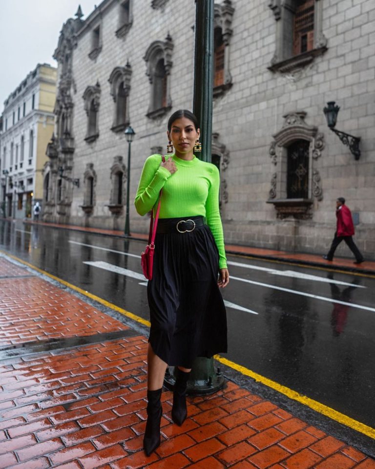 22 Stylish and Outstanding Neon Outfit Ideas