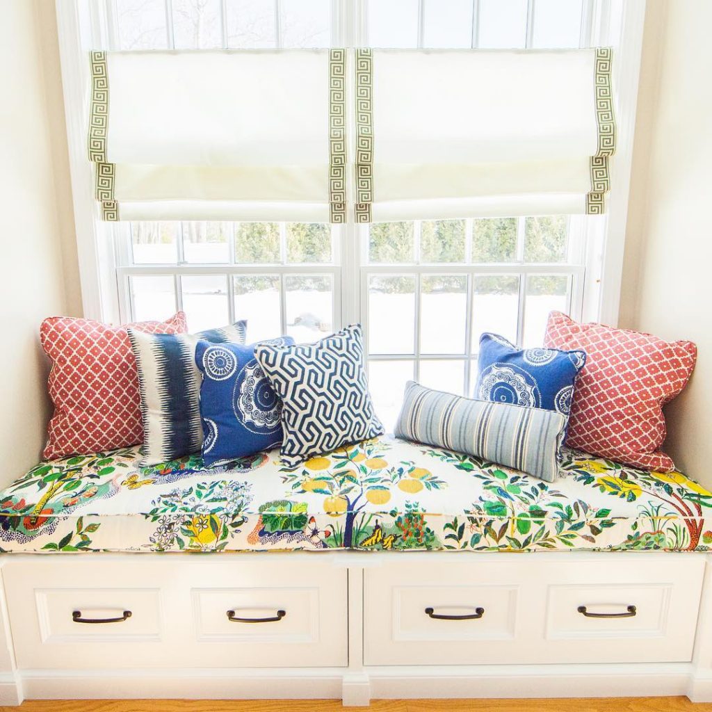 22 Brilliant Ideas for Window Seats with Different Cushions