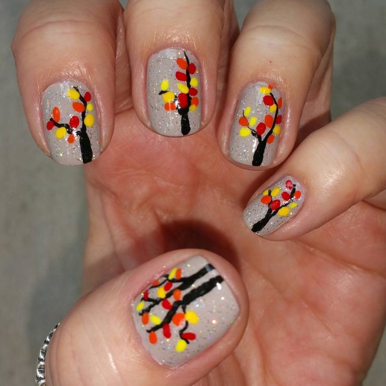 23 The Prettiest Fall Nail Art Examples To Try – SORTRA