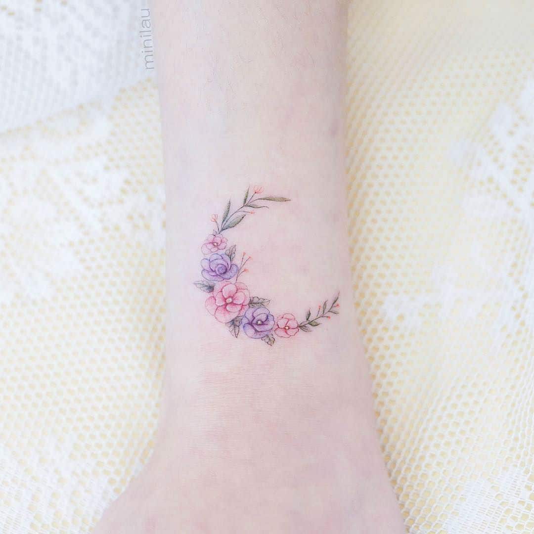 Artist Creates Cute and Realistic Small Tattoo Designs