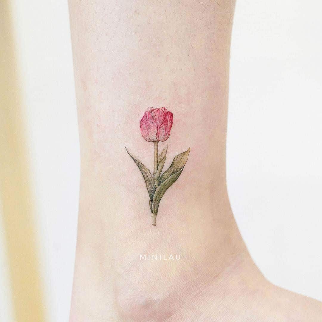 Artist Creates Cute and Realistic Small Tattoo Designs