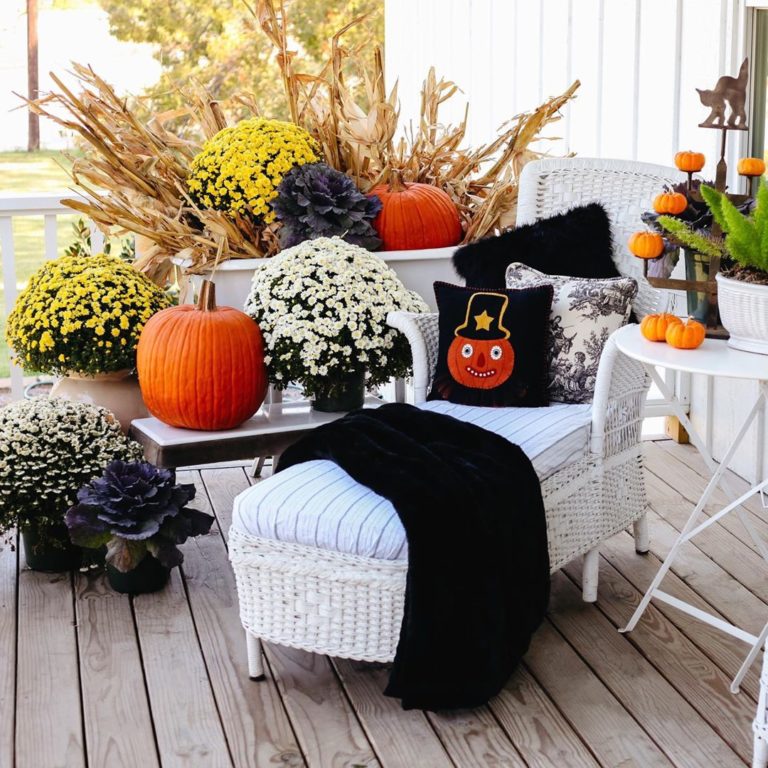 25 Chic and Clever Ways For Decorating Your Home With Pumpkins