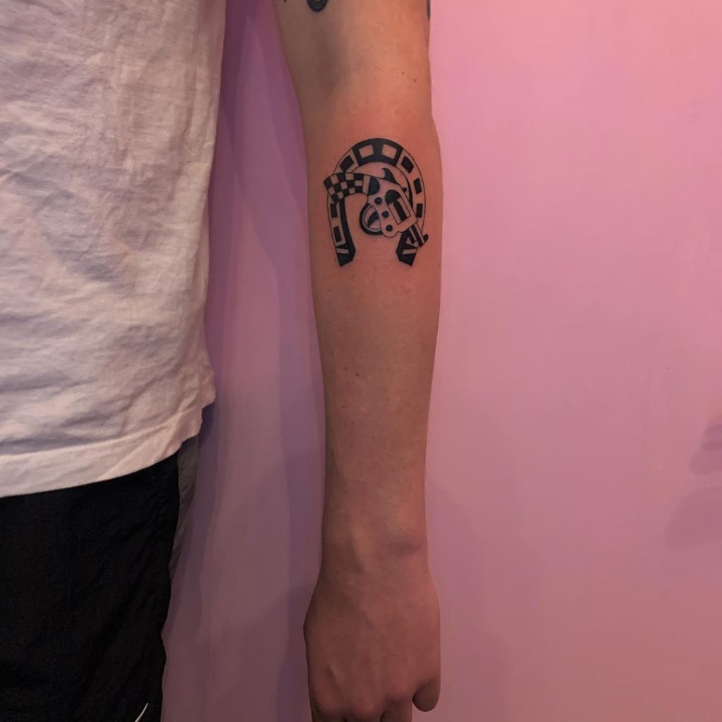 20 Distinguished Horseshoe Tattoo Ideas and Meanings