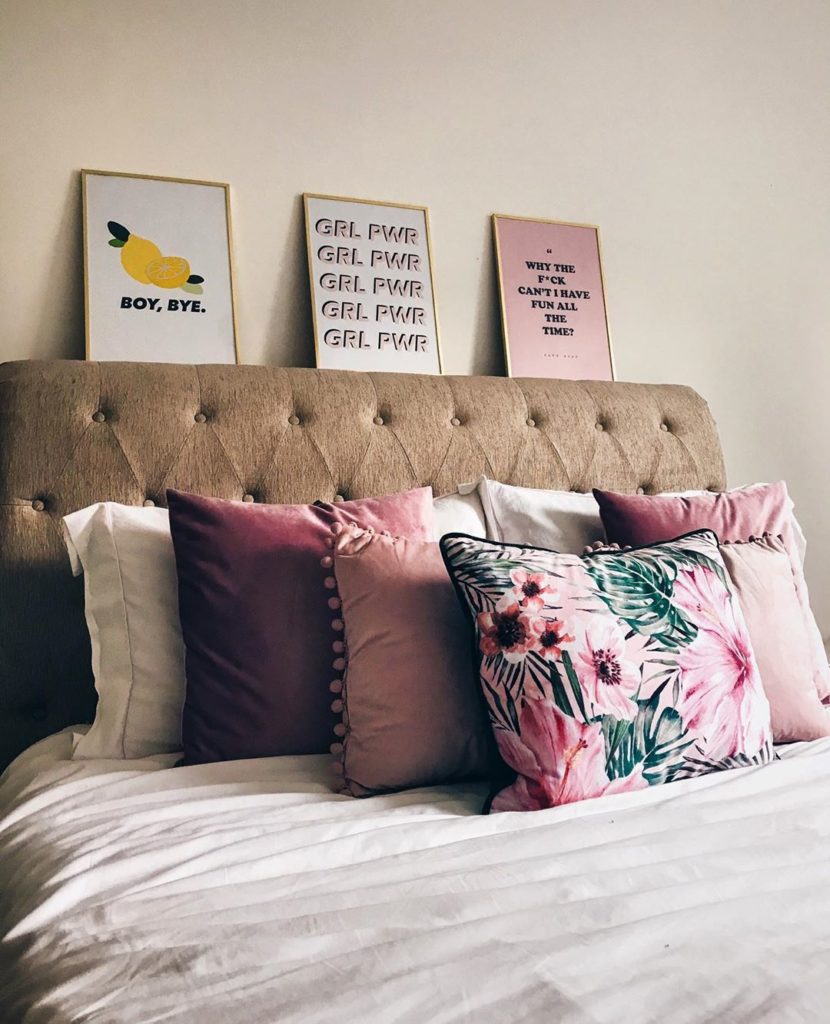 25 Beautiful Bedroom Wall Art Ideas