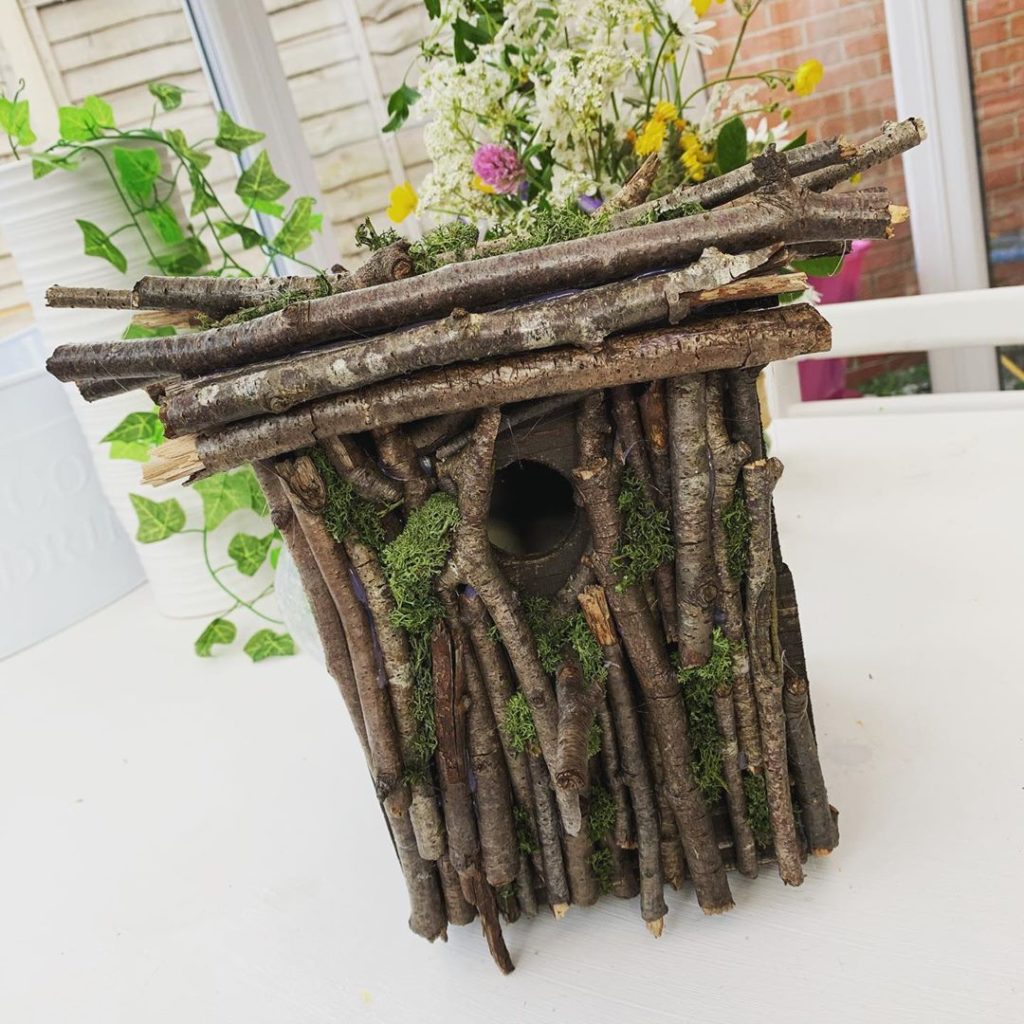 23 Easy and Crafty DIY Bird House Examples