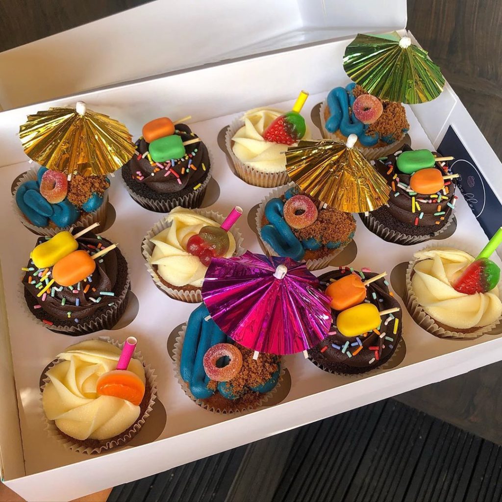 23 Colourful and Easy Summer Themed Cupcake Decorating Ideas